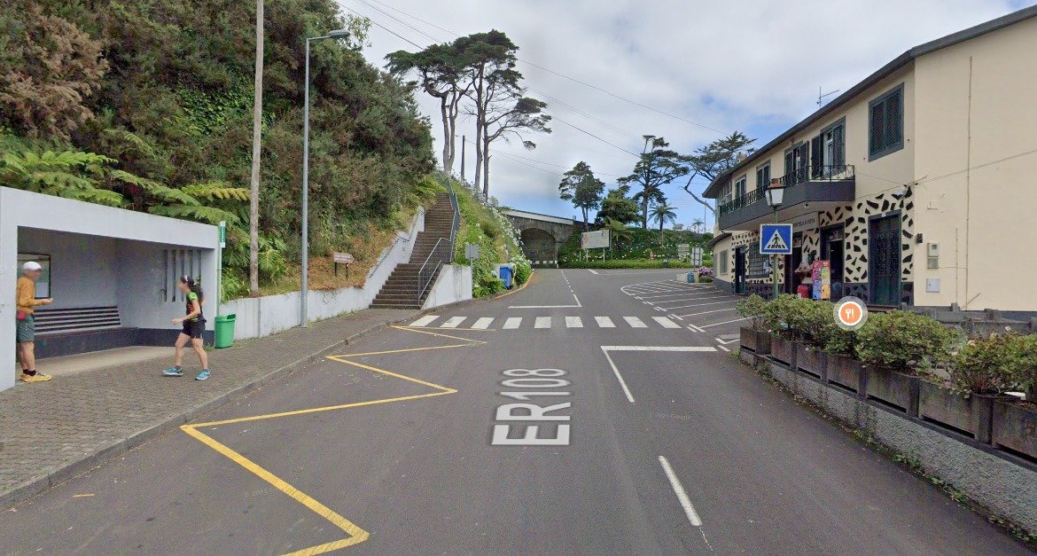 Hiking PR10 Levada do Furado: Ribeiro Frio to Portela, Madeira