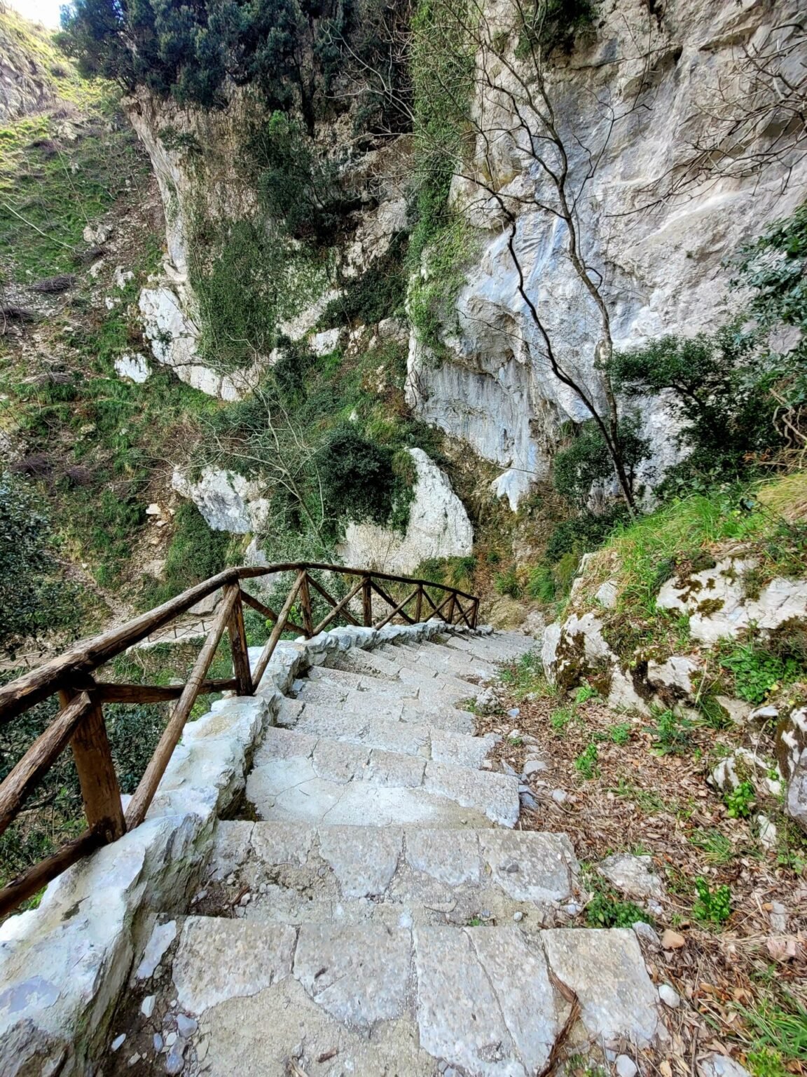 Valle delle Ferriere: Amalfi to Pogerola